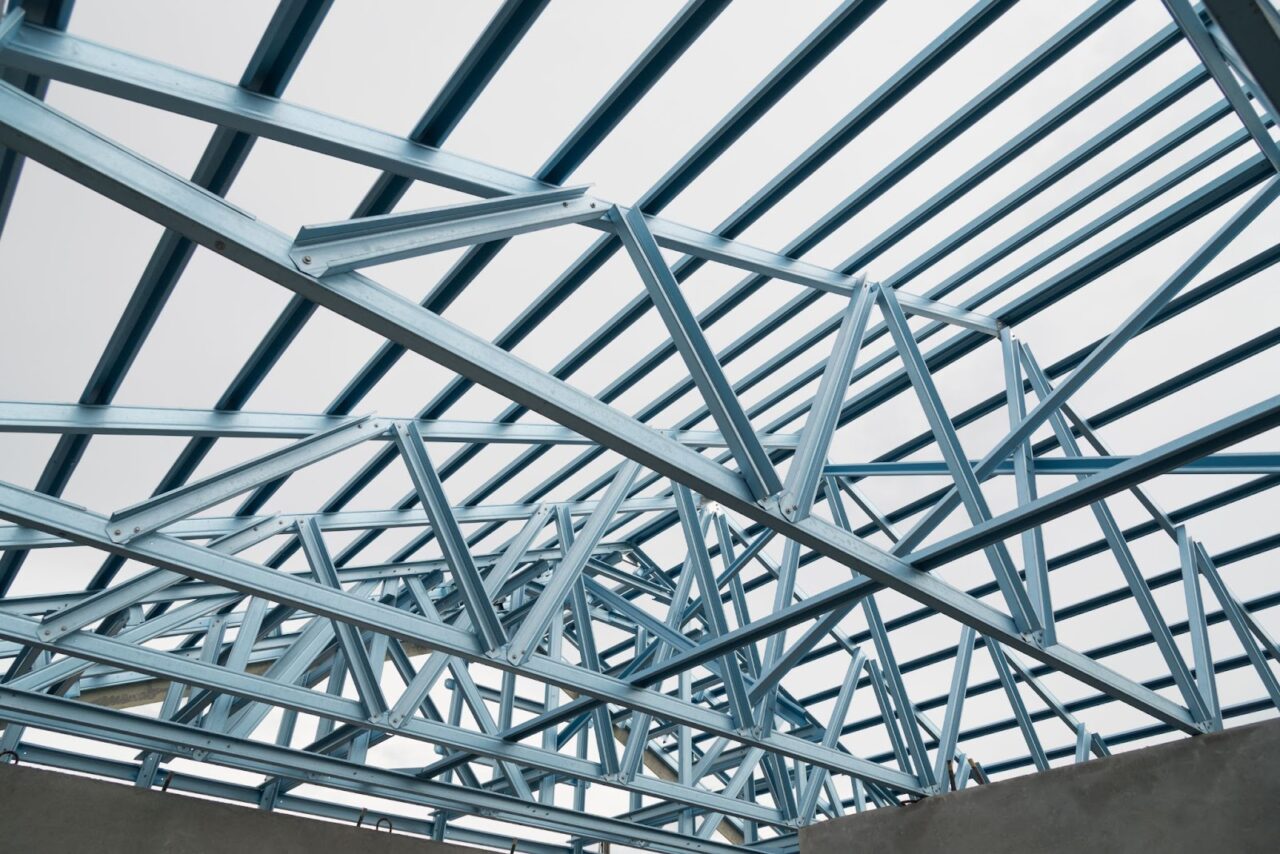 Advantages of Steel Trusses in Commercial Construction | Cold-Formed Steel